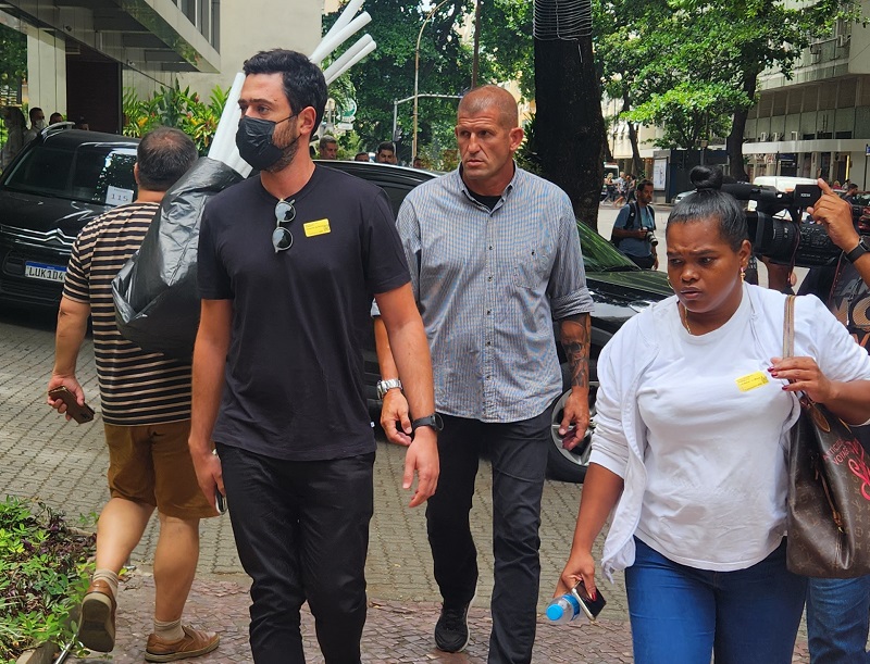 FOTOS: O herdeiro da TV Globo Roberto Marinho Neto e a babá das filhas ...